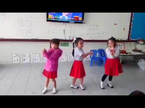 Baby sharks.......Dot dot dot dance by little girls..... - YouTube
