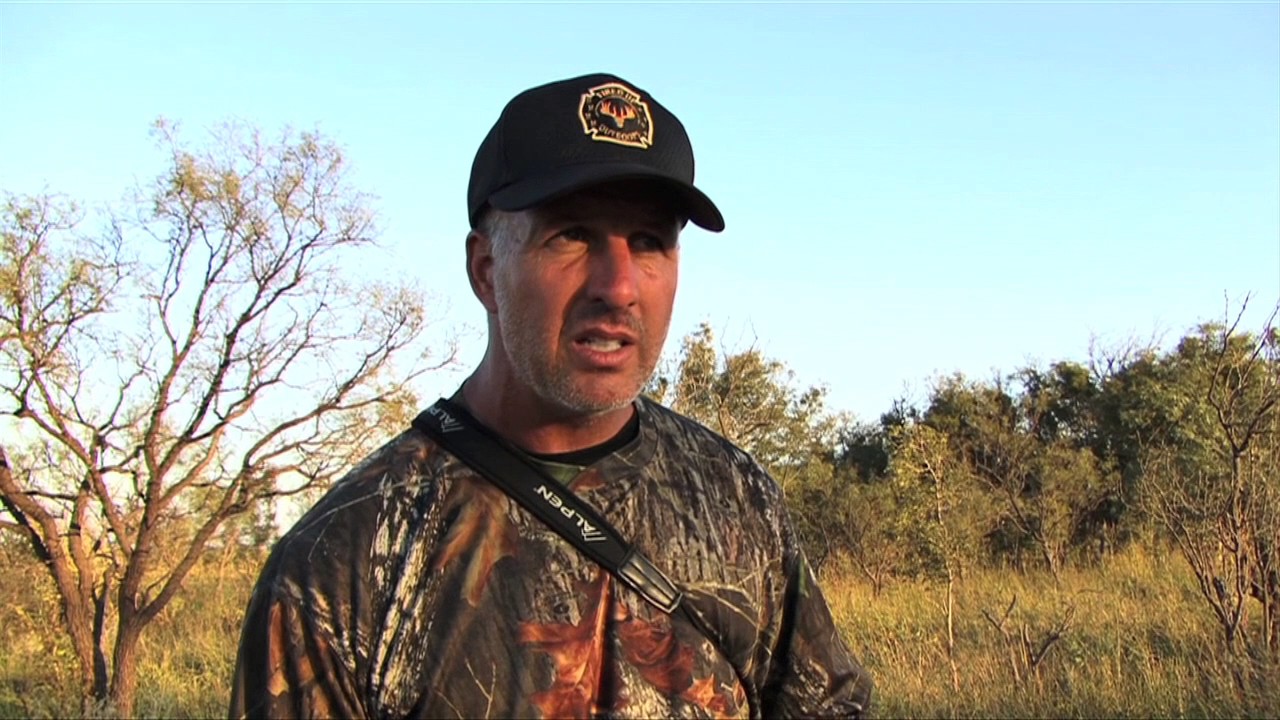 Oklahoma Early October Buck - YouTube