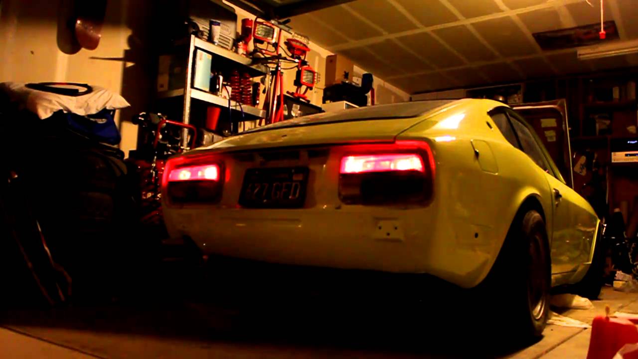 LED Bulbs w/552 Flasher relay - 1972 240z - YouTube