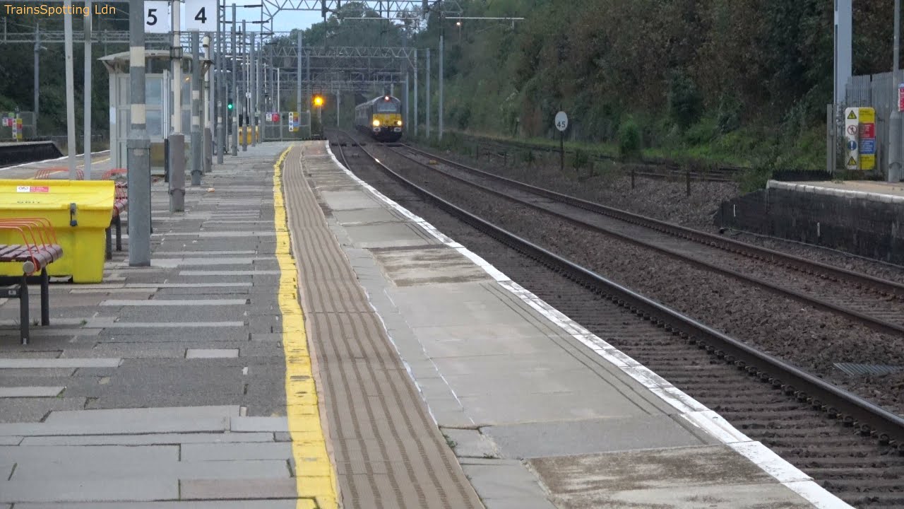 Class 67006 "Royal Sovereign" with 67005 "Queen's Messenger" seen at ...