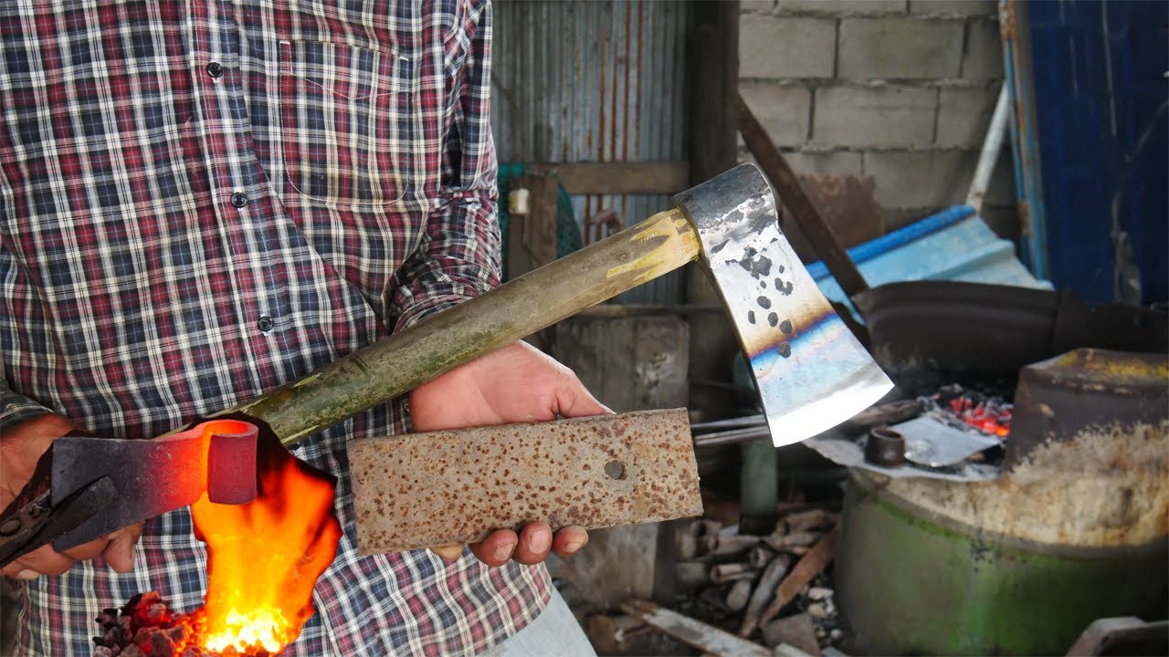 AMAZING TECHNIQUE OF HOW TO MAKE A SUPER STRONG AXE WITHOUT DRIFTING ...