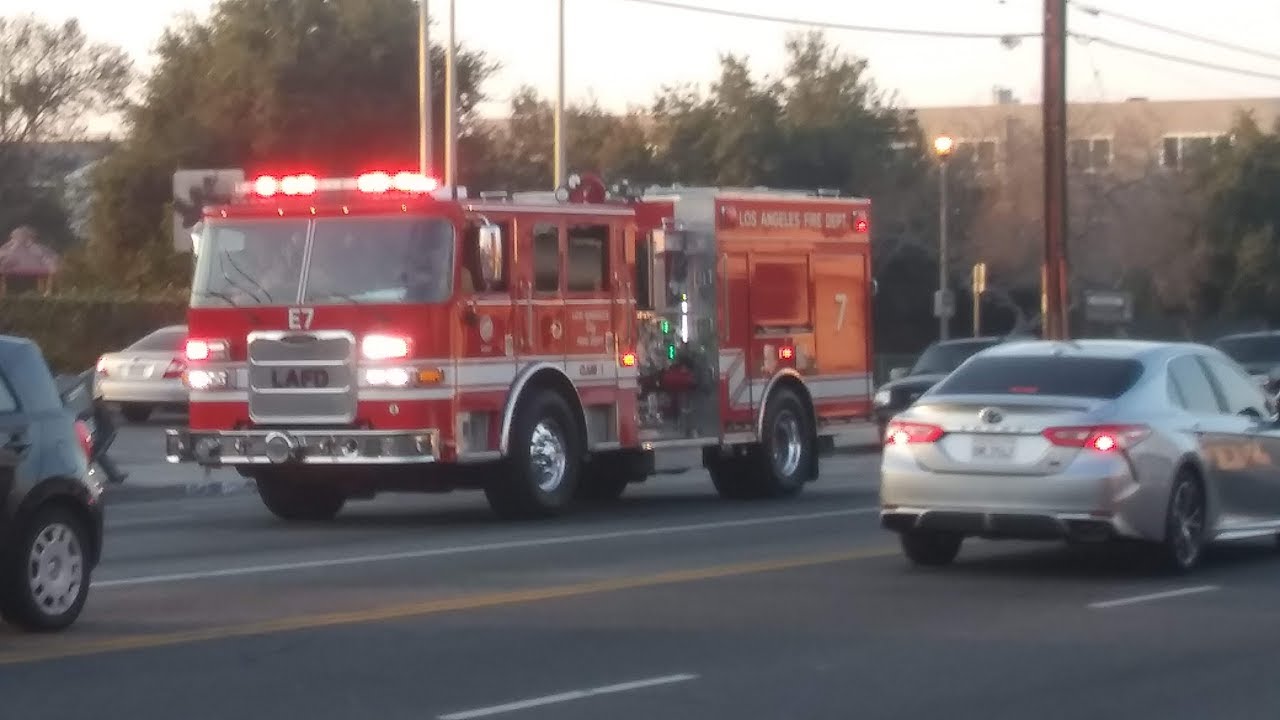 LAFD Engine 7 and Rescue 7 Responding - YouTube
