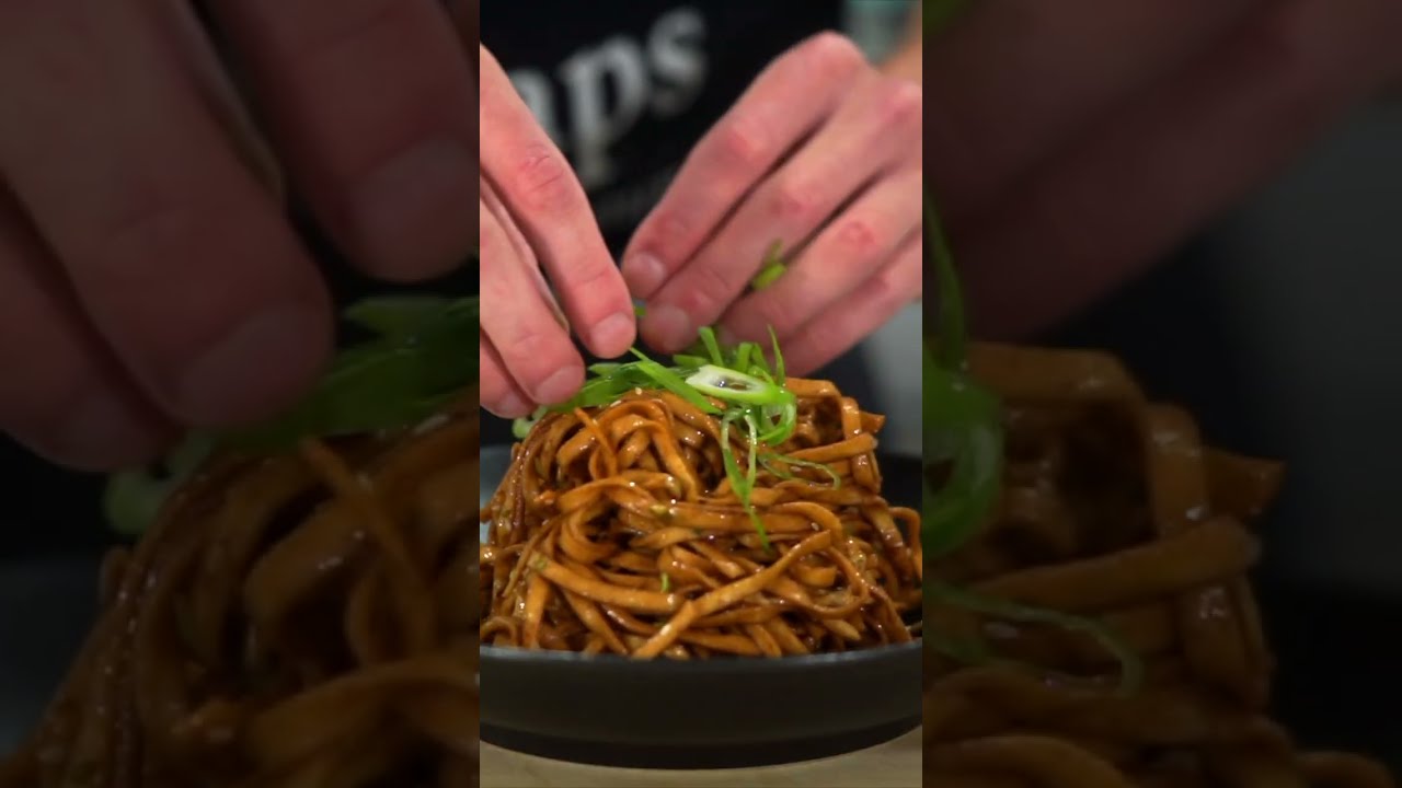 The Best Garlic Chilli Noodles Recipe | Shorts - YouTube