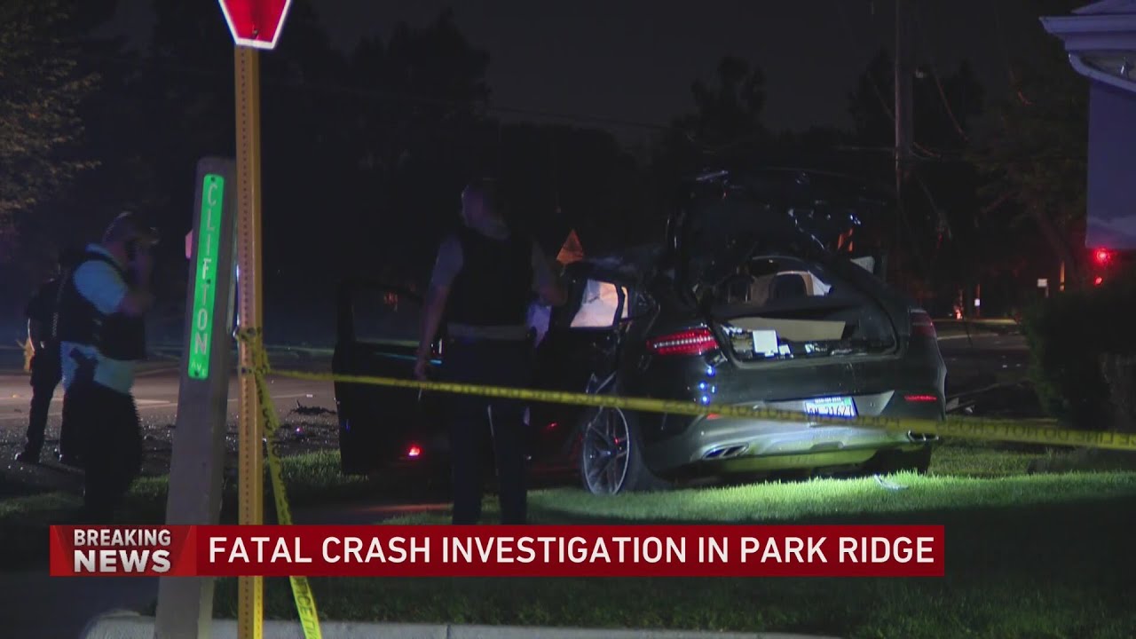 Fatal crash investigation in Park Ridge - YouTube