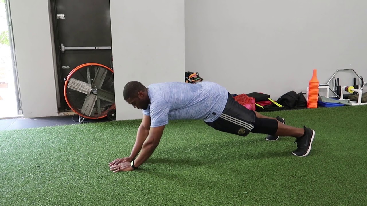 Front Plank Tricep Extensions - YouTube