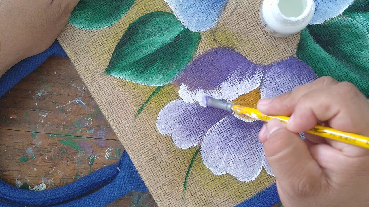 Pintando flor sencilla con dos colores. - YouTube