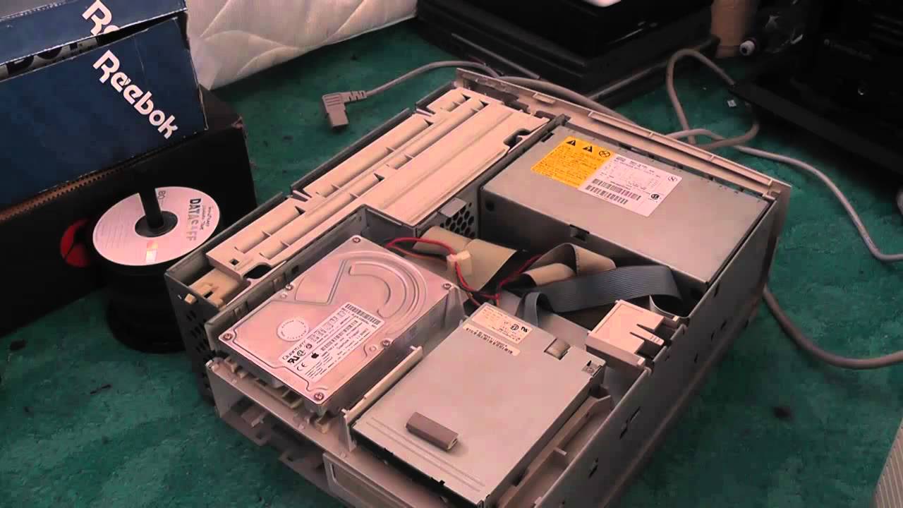 Power Macintosh 7500 in more detail - YouTube