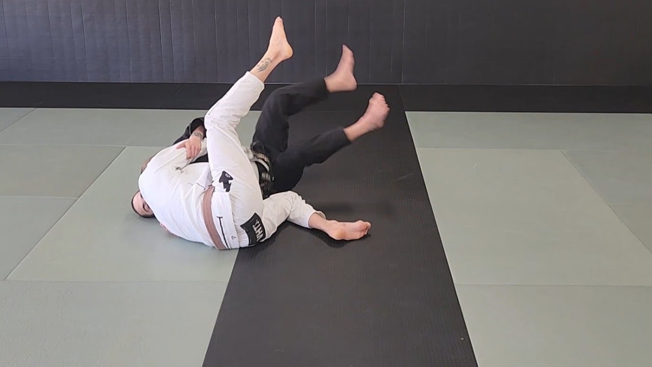 BUTTERFLY GUARD : Butterfly Sweep & Straight Armlock - YouTube