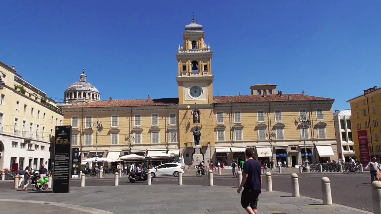 Parma a spasso per la città - YouTube