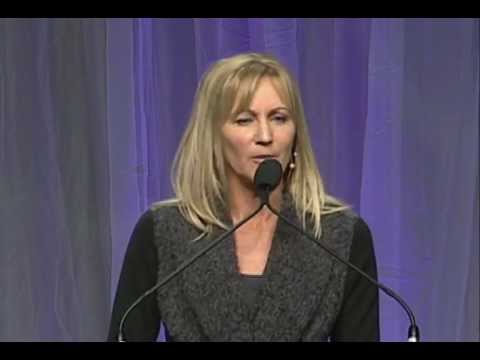 Betsy Myers at 2011 Massachusetts Conference for Women - YouTube