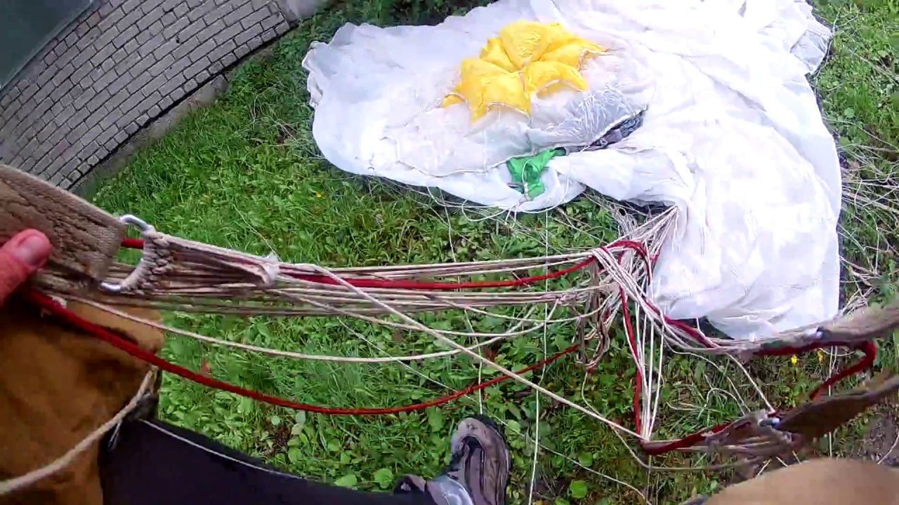 Ralvo jumps off an airplane - YouTube