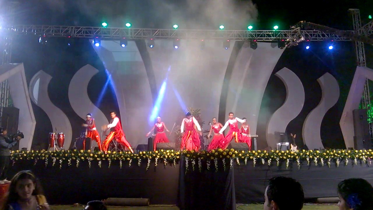 V2 Dance 3 - YouTube