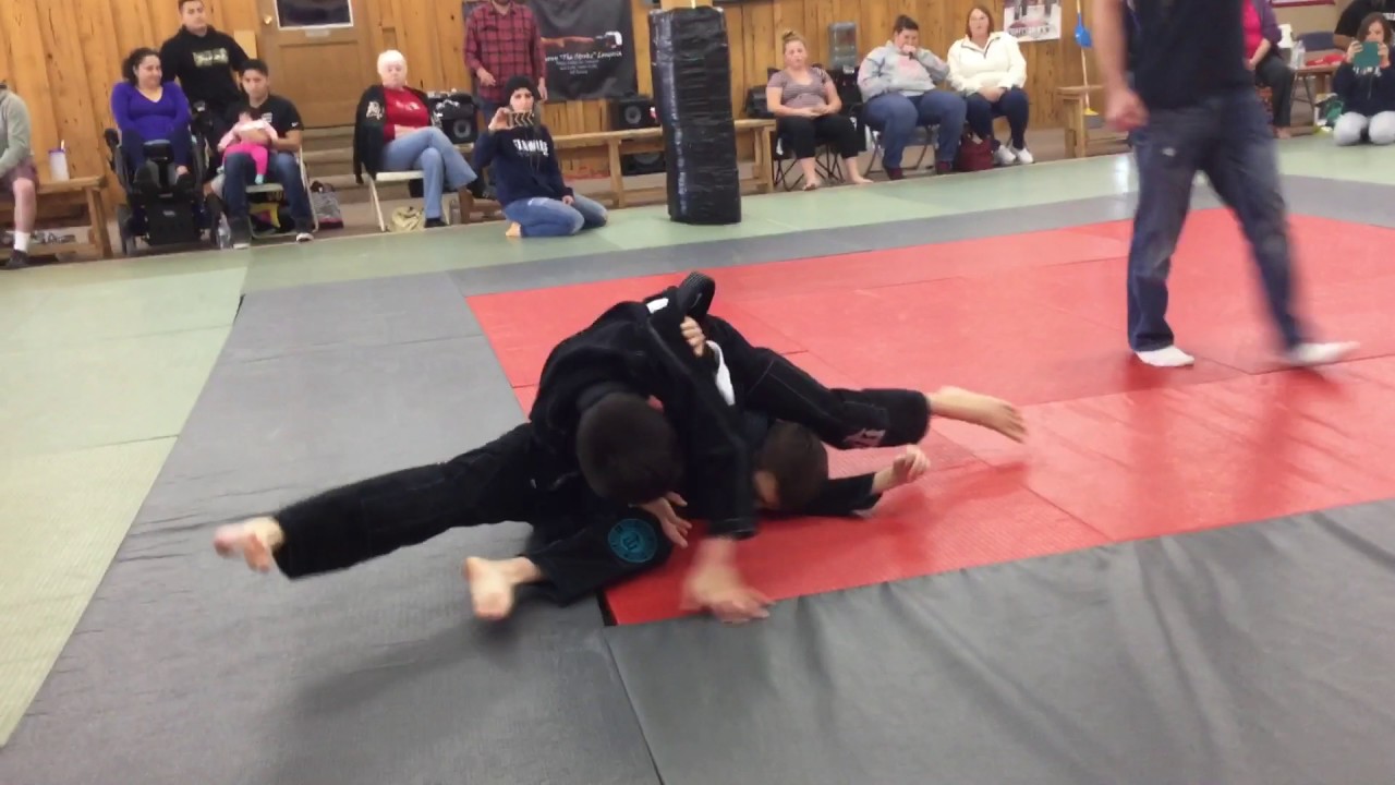 Nik's first BJJ Tournament (1) - YouTube