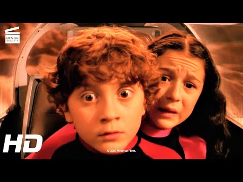 Spy Kids: Stealing Uncle Machete's high speed plane