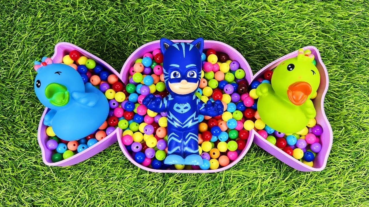 Colorful Candy Drifting & Shiny Slime Stretching in a Water Bath | ASMR ...