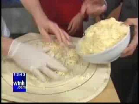 How to make a Marco Polo's Chicken Parm Pizza - YouTube