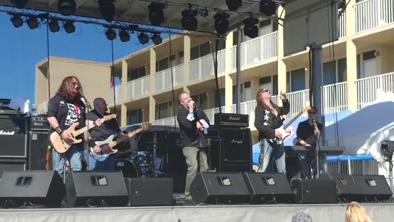 Romeo Riot "Cry" Live 80s in the Park - YouTube