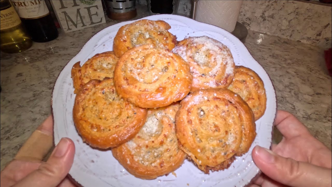 Garlic Cheese Pinwheels!!! Amazing Appetizer Or Side Dish For ...