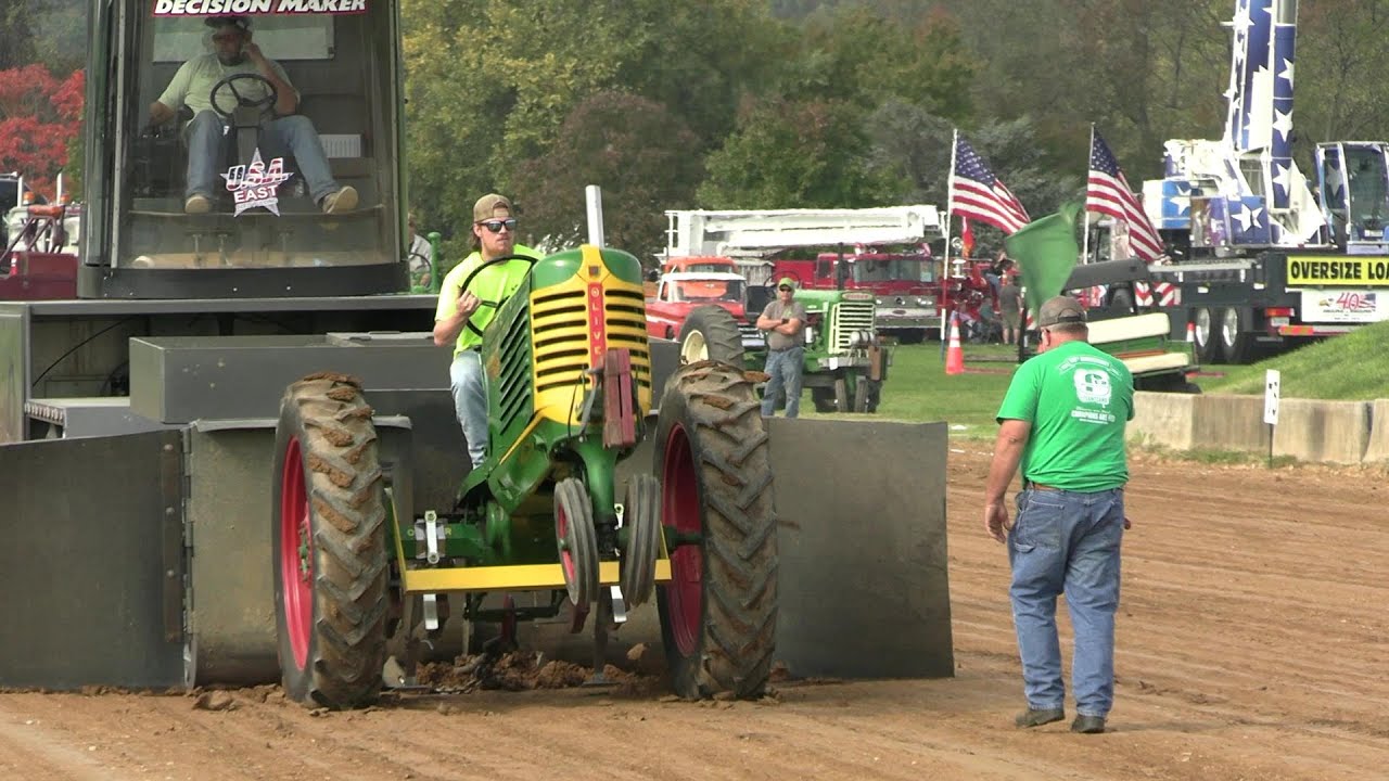 Experience THE THRILL Of Lightweight Classic Farm Tractor Pulling! - YouTube