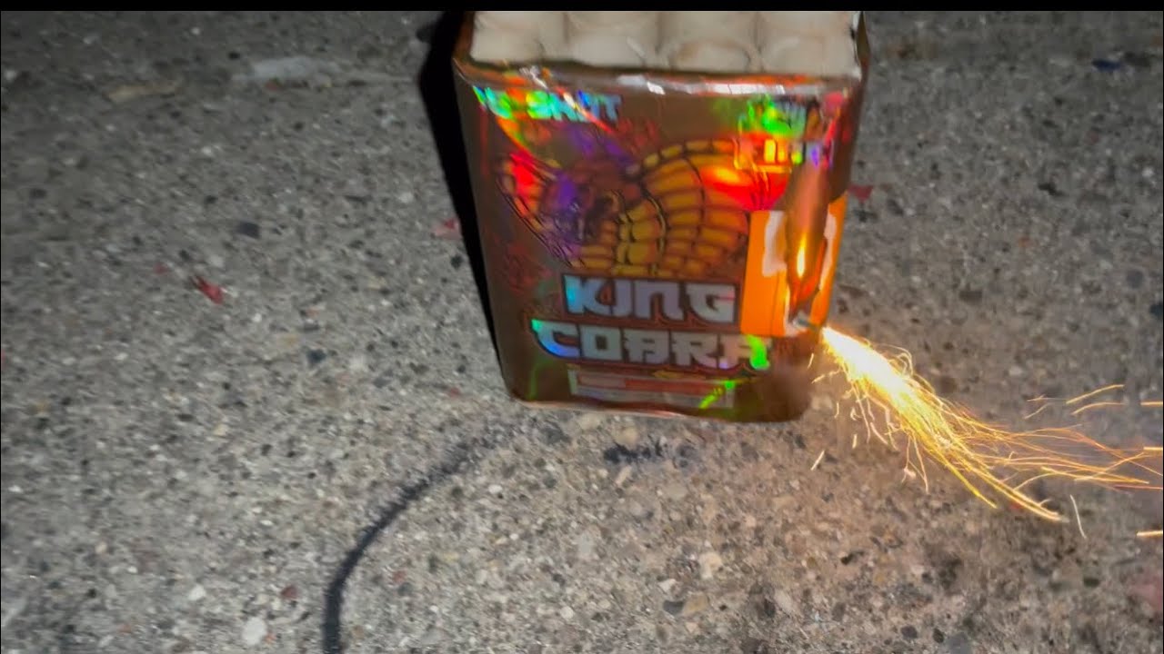 King cobra 🐍 16 shot by Fire factory Fireworks 💥 - YouTube