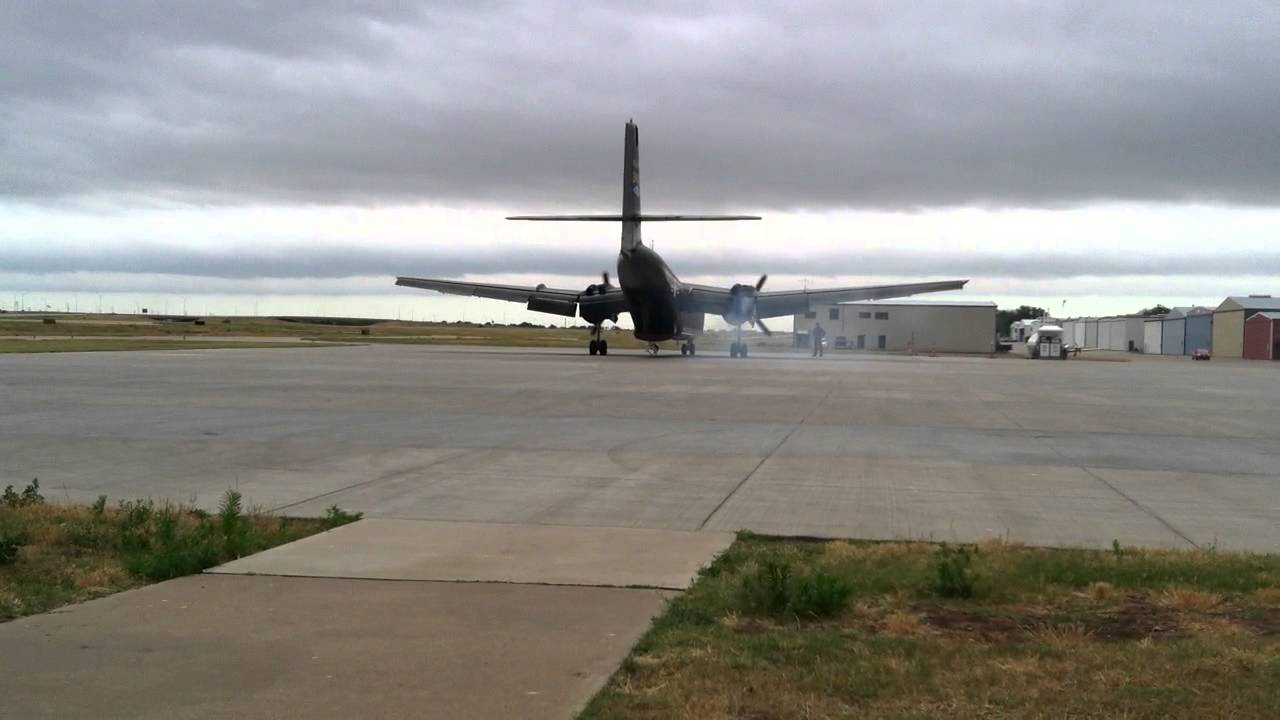 de Havilland CV-2 Caribou - YouTube