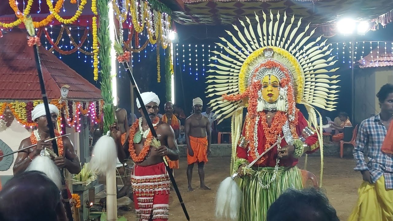 Dharmarasu Kola in Mayadi, kowdoor#kola #nema #daiva #kantara - YouTube