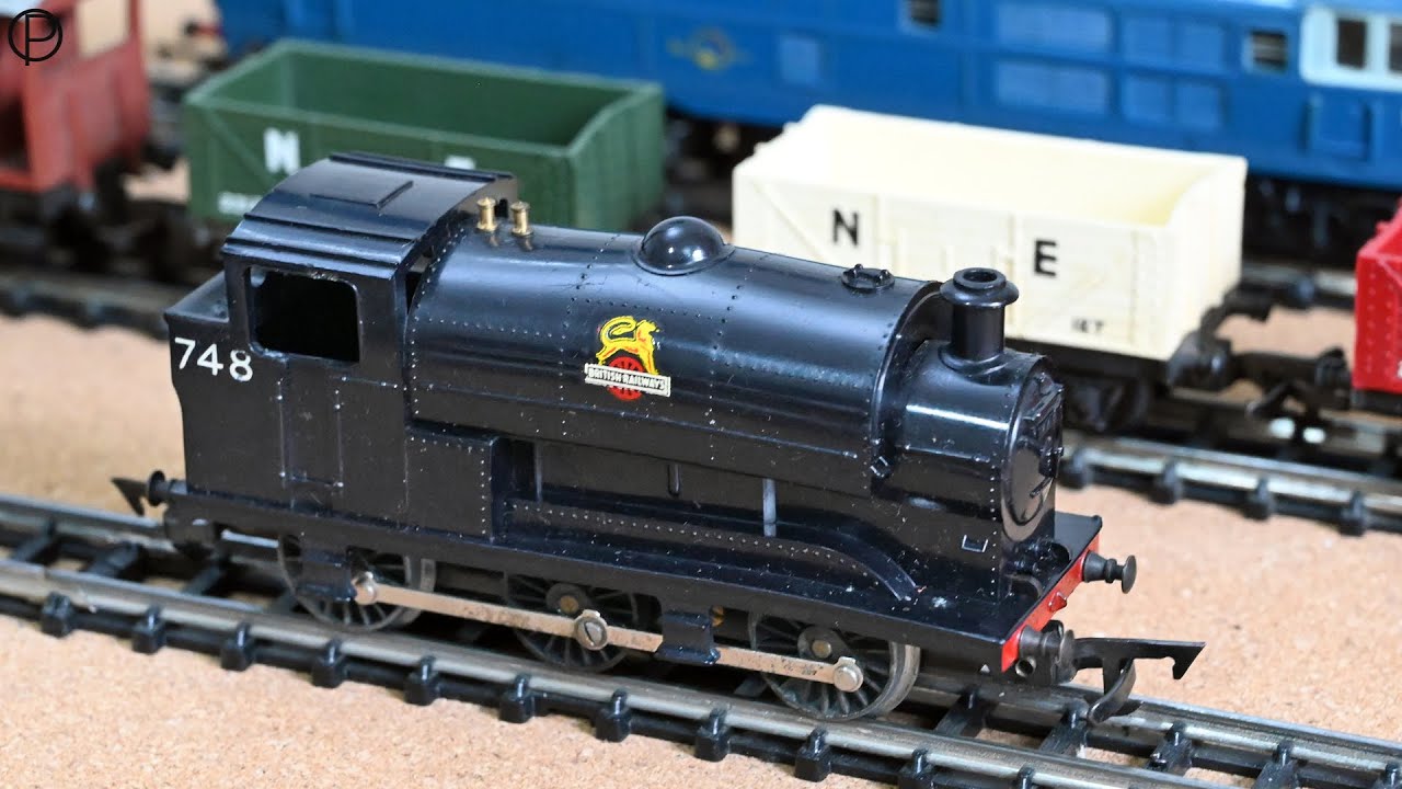 Tri-ang Railways R.153 Saddle Tank Locomotive with Goods Wagons - YouTube