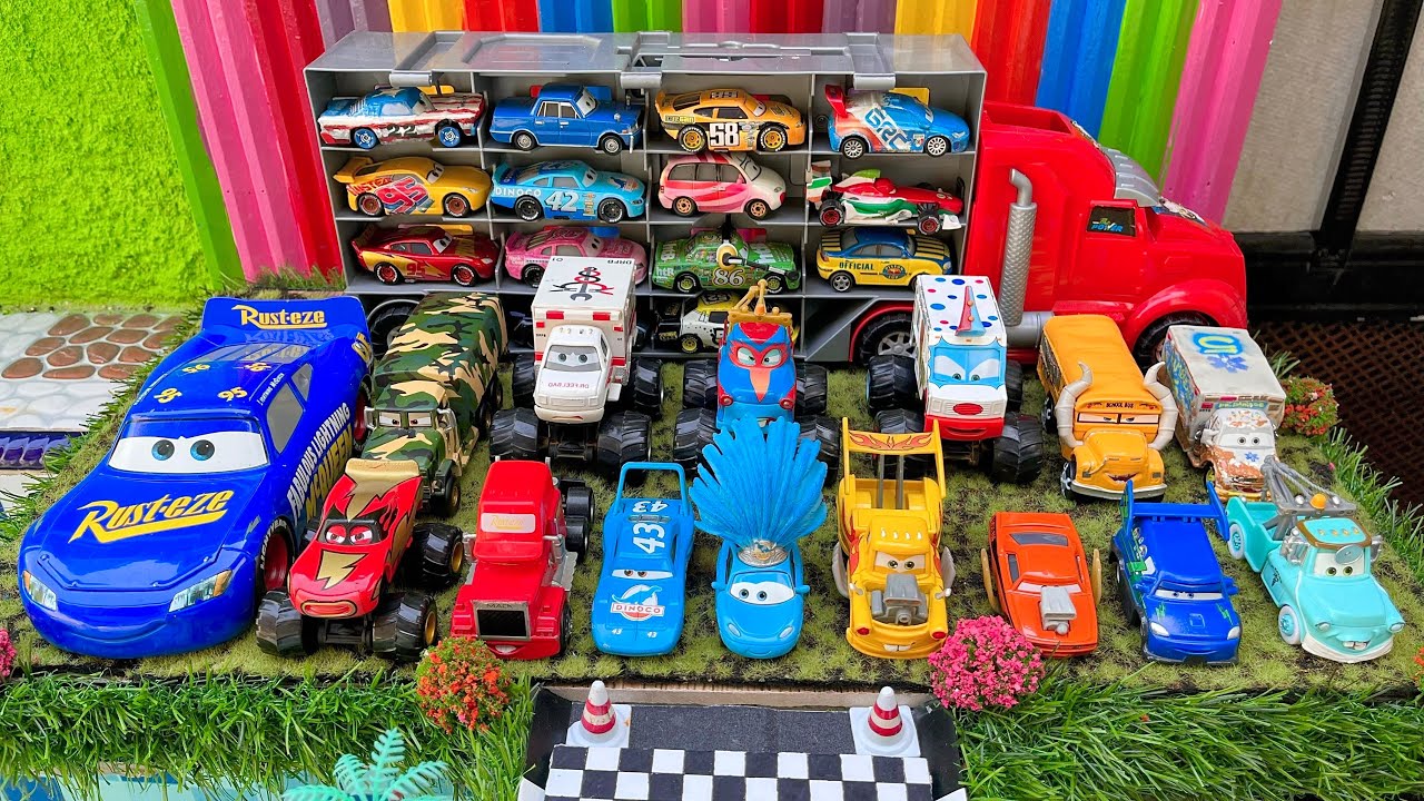 Play with Disney Pixar Cars Lightning McQueen 🚗 Cars On The Road - YouTube