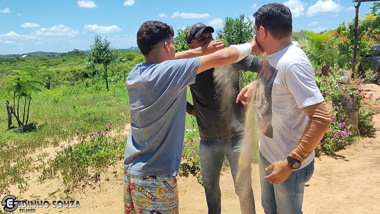 Seu Benedito e Edinho Souza se dão mal, levaram terra na boca e nos peitos. (Episódio Completo ...