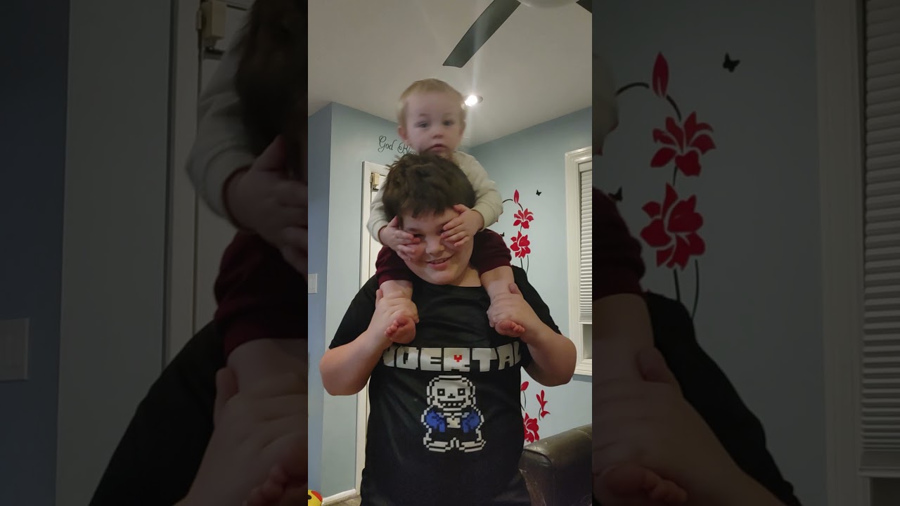 Baby Brother shoulder ride - YouTube