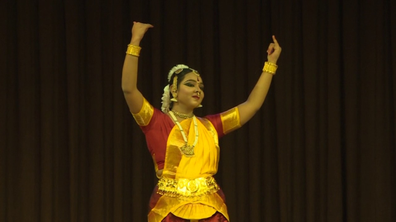 Vaishnava Janato - YouTube