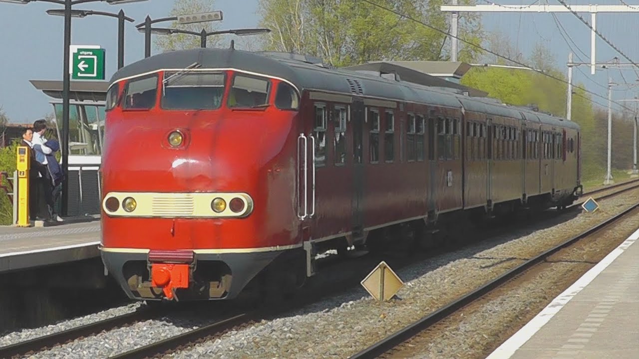 Plan U 115 komt door station Purmerend Weidevenne! - YouTube