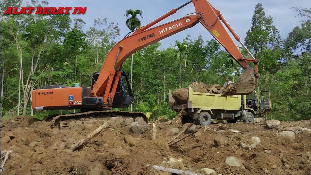 Alat Berat Excavator Muat Batu Gunung, Dump Truk, Batu Gunung, Batu ...