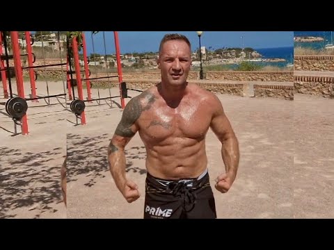 Tomasz Chic. Moje zdanie na temat Mięśniaka - YouTube