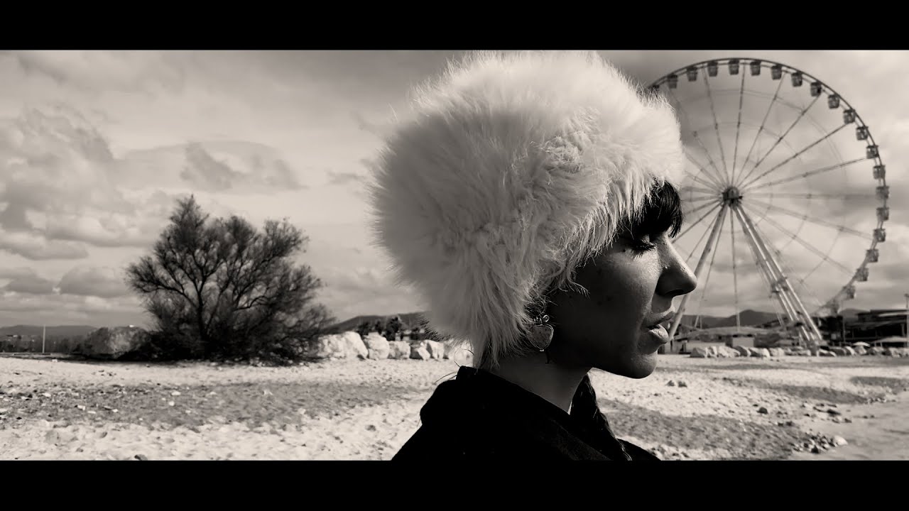 Bonnie Li - La Mère (Official Music Video) - YouTube