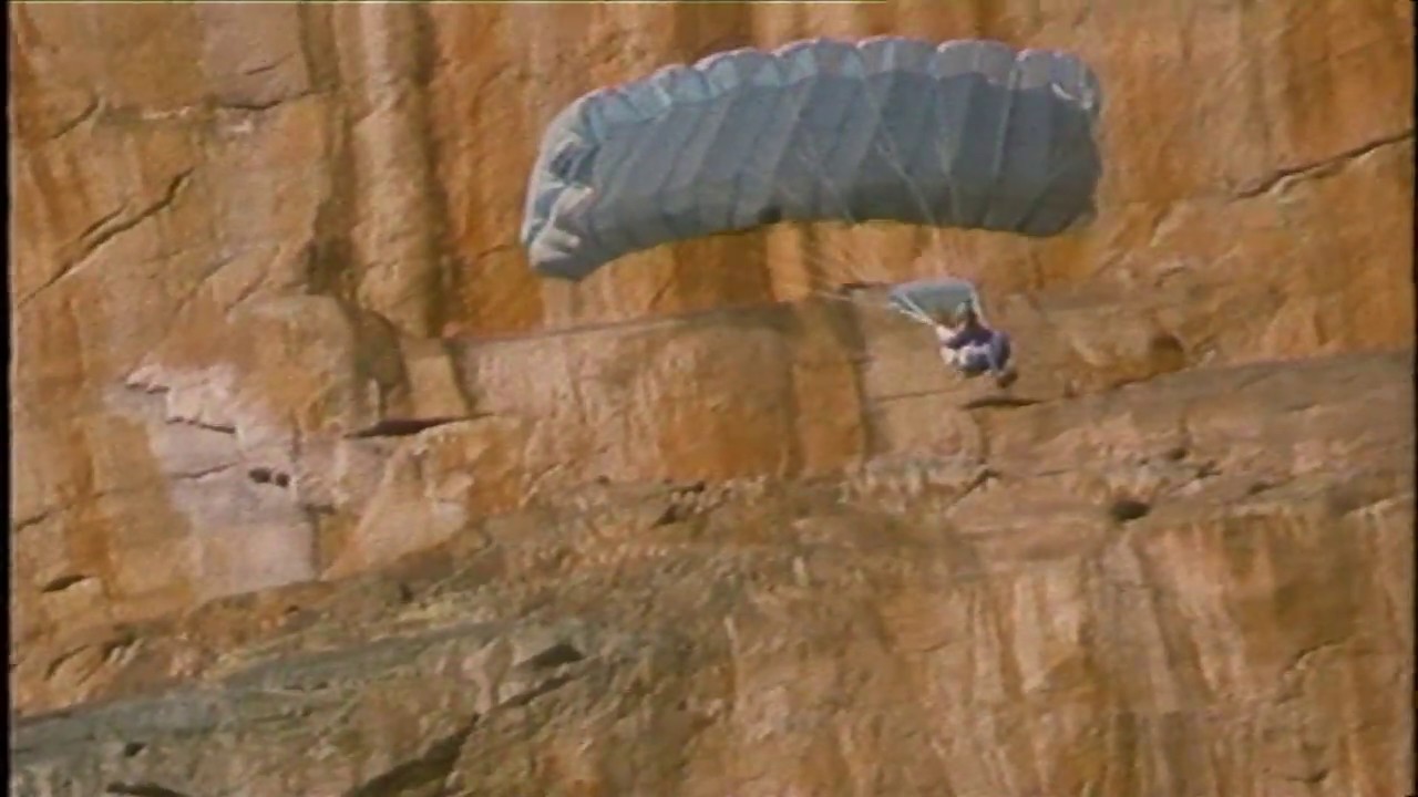 BASE Jump accident at Angel falls Venezuela (slow motion) - YouTube