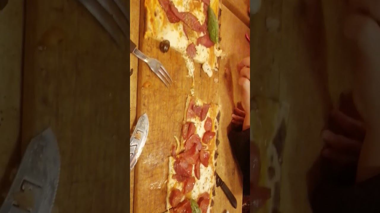 Goomba's pizza - YouTube