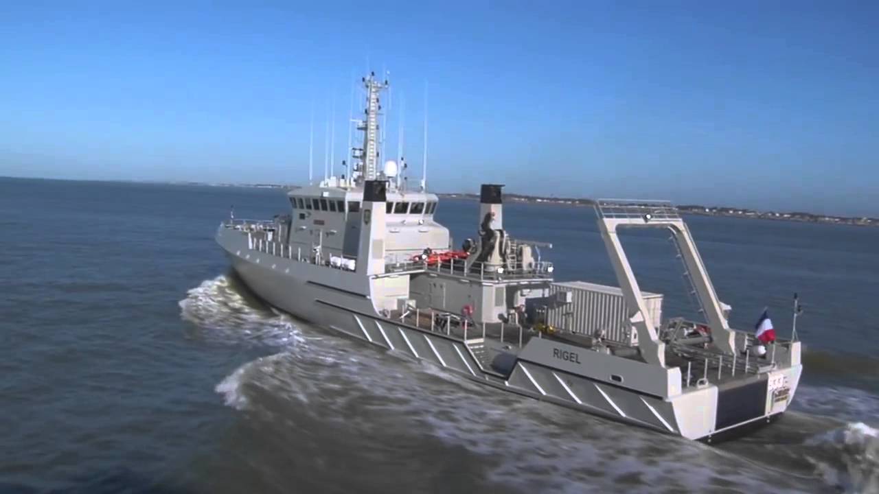 KRI Rigel 933 on sea trial - YouTube