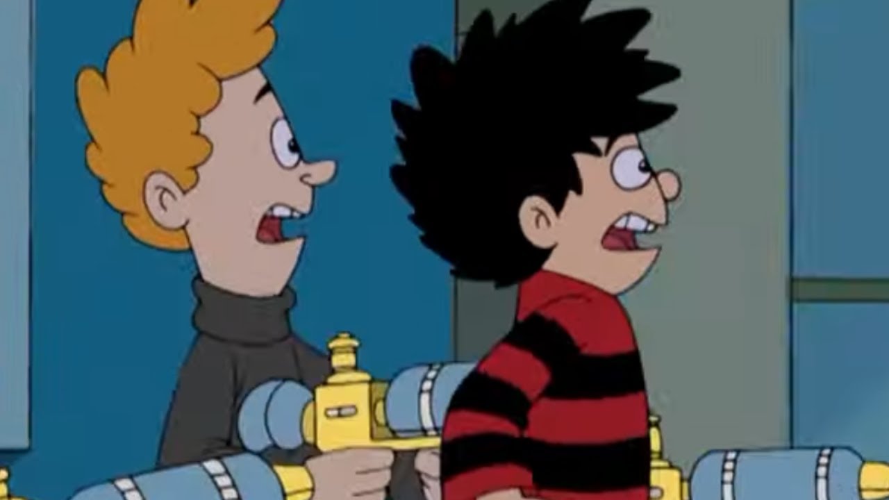 Run Run Run! | Funny Episodes | Dennis and Gnasher - YouTube