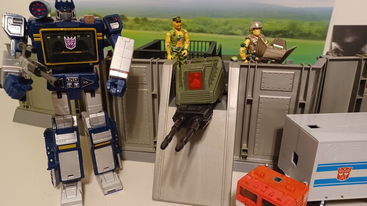 gi joe base transformers diorama vintage what's on my table - YouTube