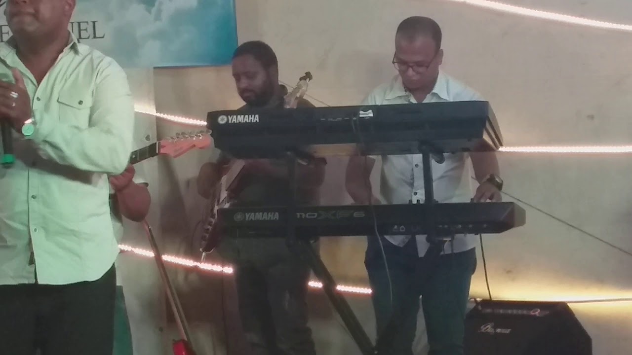 Dezi-ray Menes - God is good (Evengelisation à ARGY) - YouTube