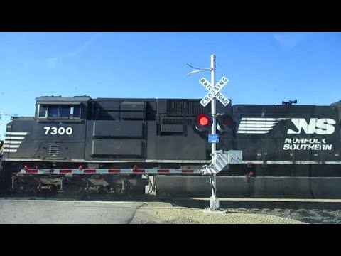 NS 7300 Plus 6 East CP 260 Filmed In Welch Township Scratchy Strange Horn!! (4-13-2023) - YouTube