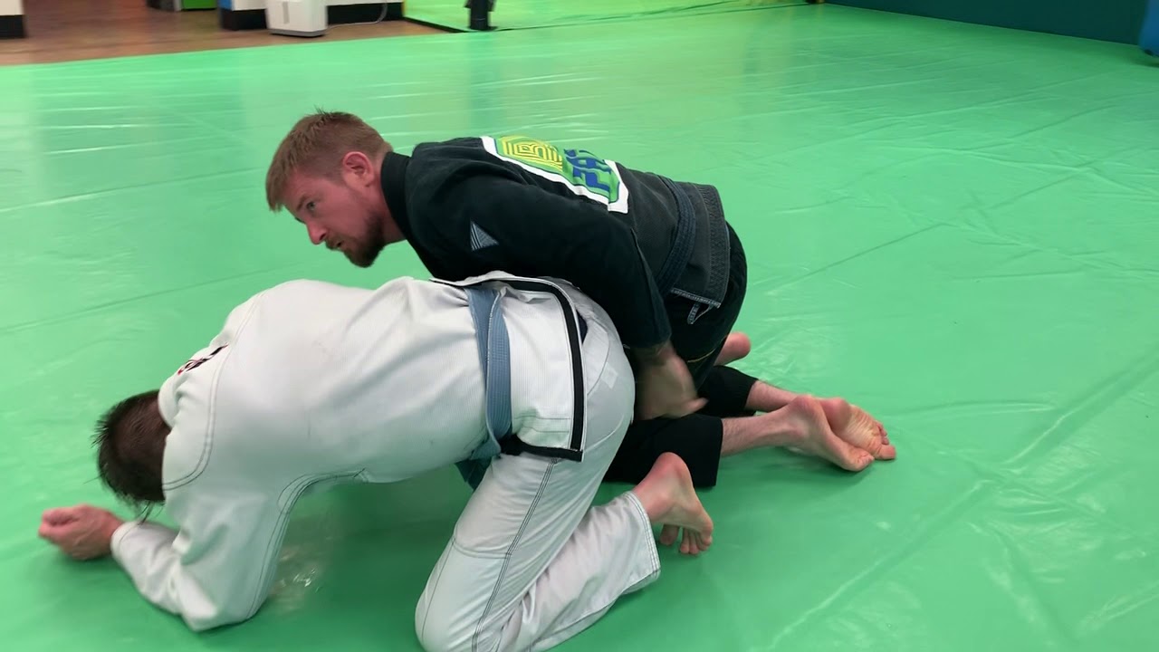 Lapel Trap (Belt Trap) sweep to Guard Pass - YouTube