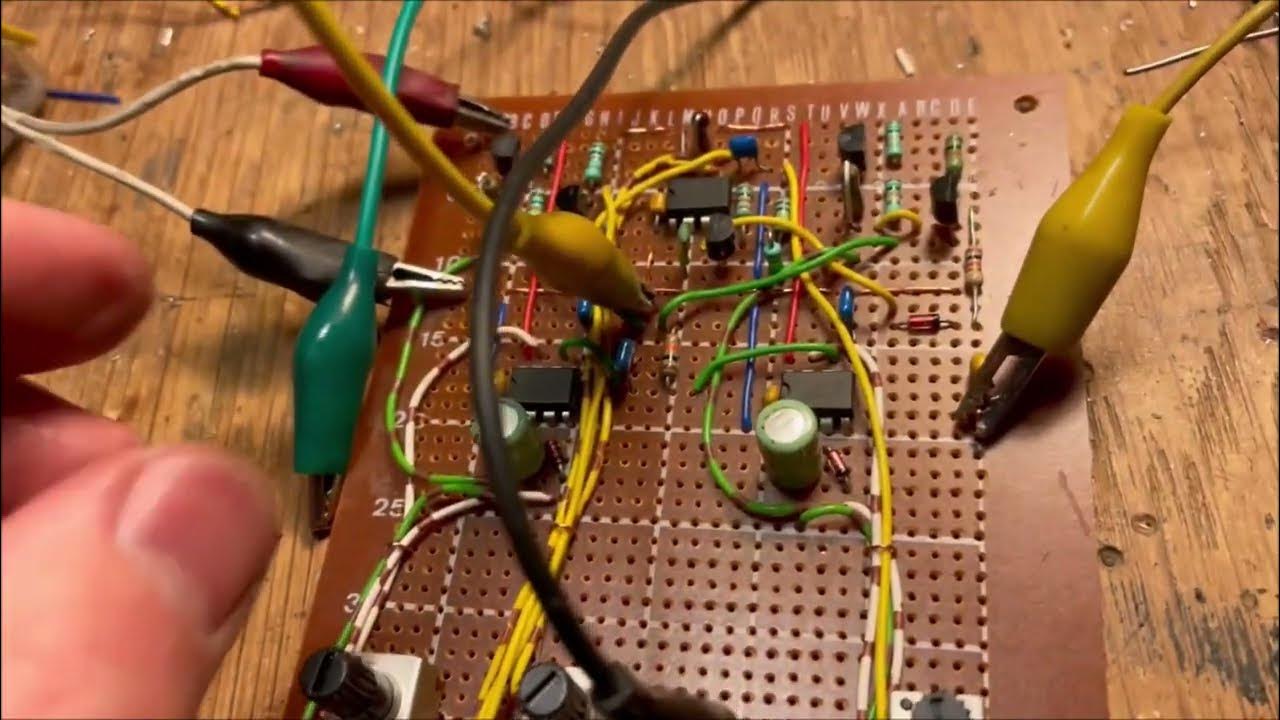 Making an NE555 based synthesizer - part 3: The sync'ed oscillator. - YouTube