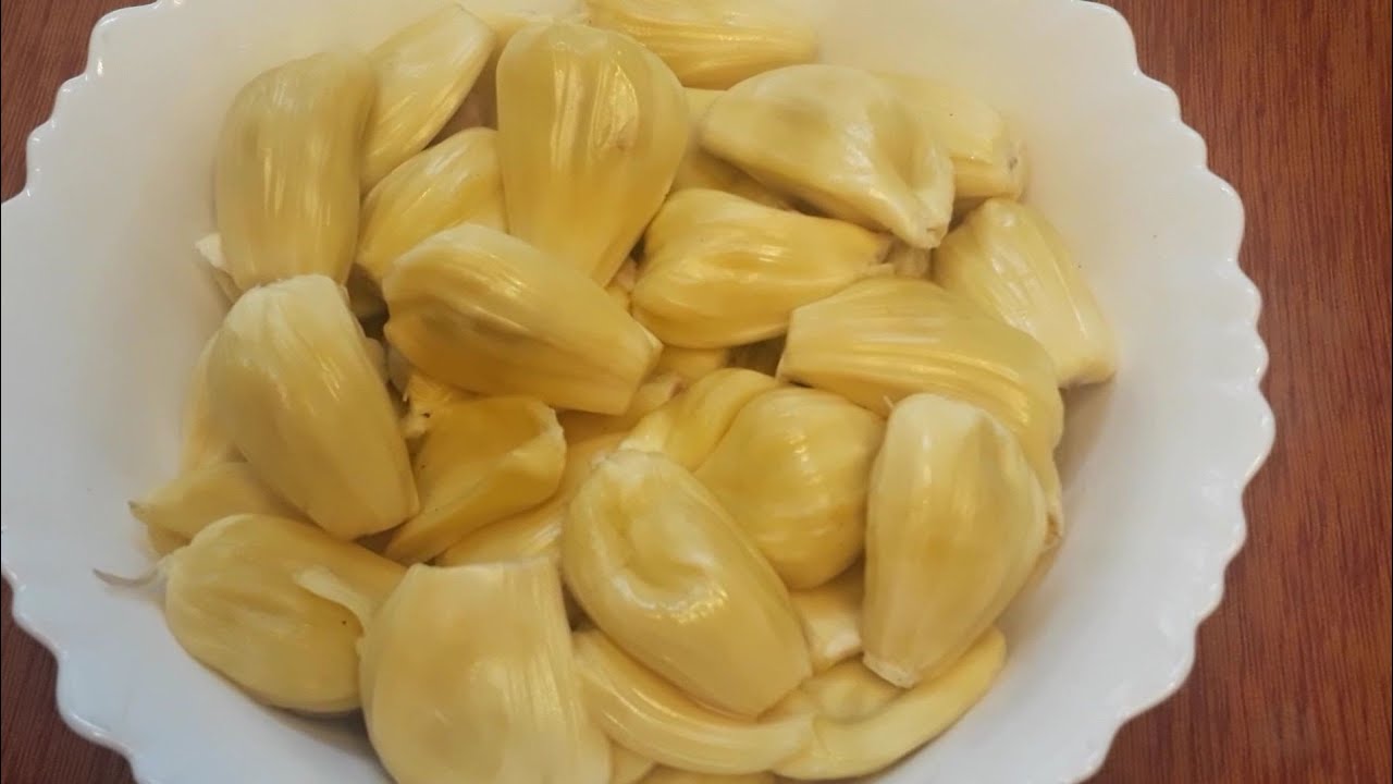 How to cut fresh jackfruit easily at Home - YouTube