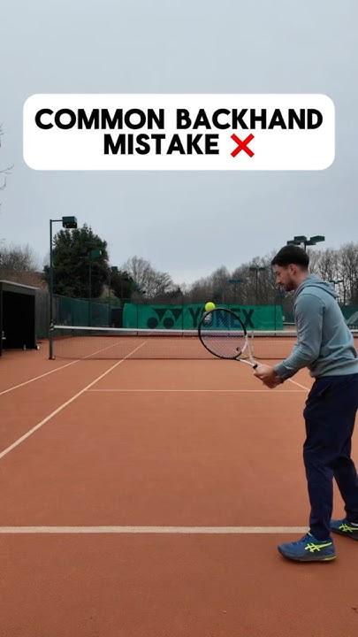 Common backhand mistake #tennis #tennistips #backhand #tenniscoach #tennispractice # ...