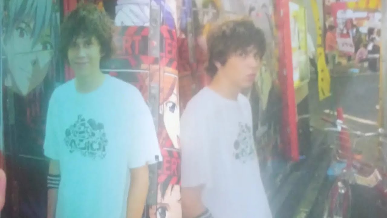 Unboxing de el libro de Rubius Japón 2009 - YouTube