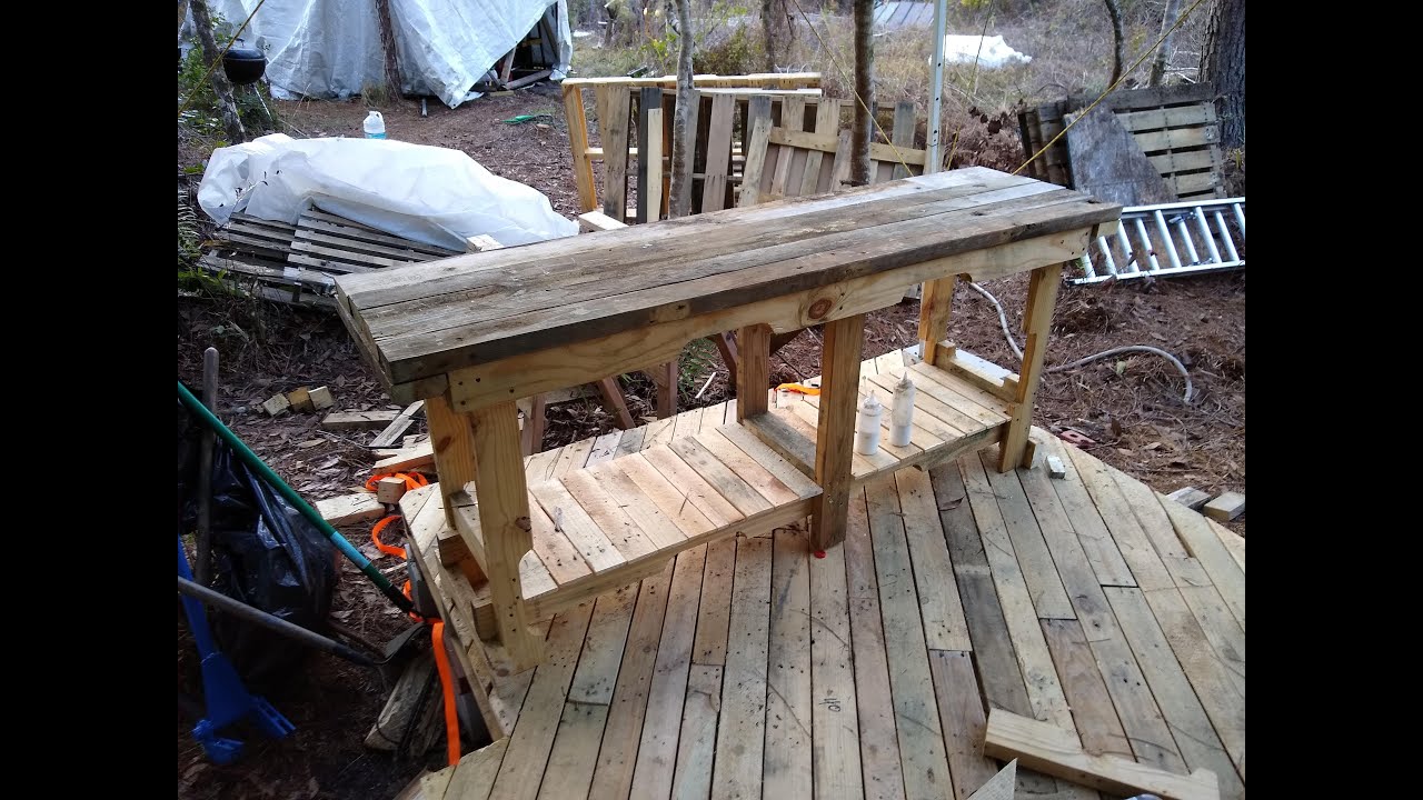 Work Bench Made From Free Pallets - YouTube