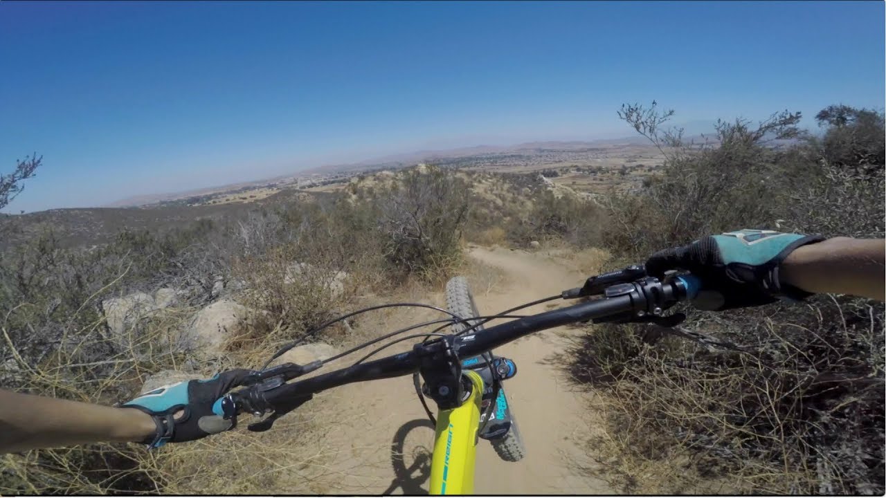 SUPER FAST TECHNICAL TRAILS WITH JUMPS AND FLOW! | THE BEST TRAINING ...