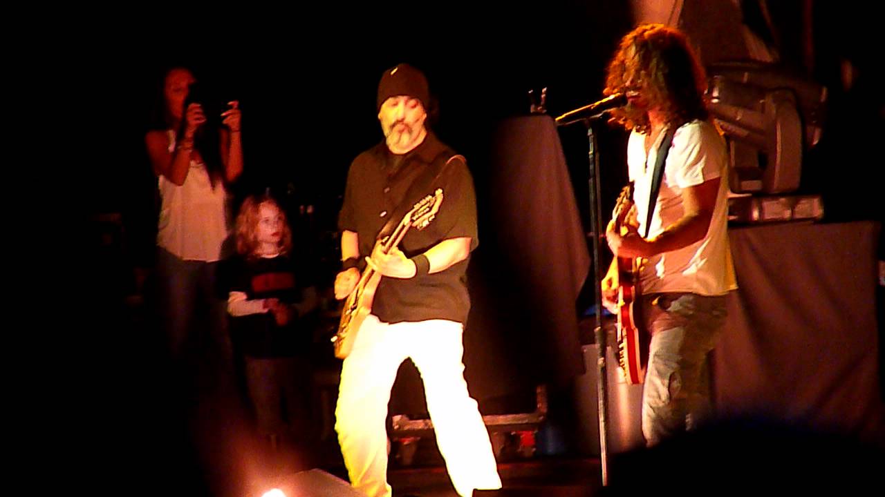 SOUNDGARDEN - RUSTY CAGE - LIVE IN TORONTO - JULY 2/2011 - YouTube
